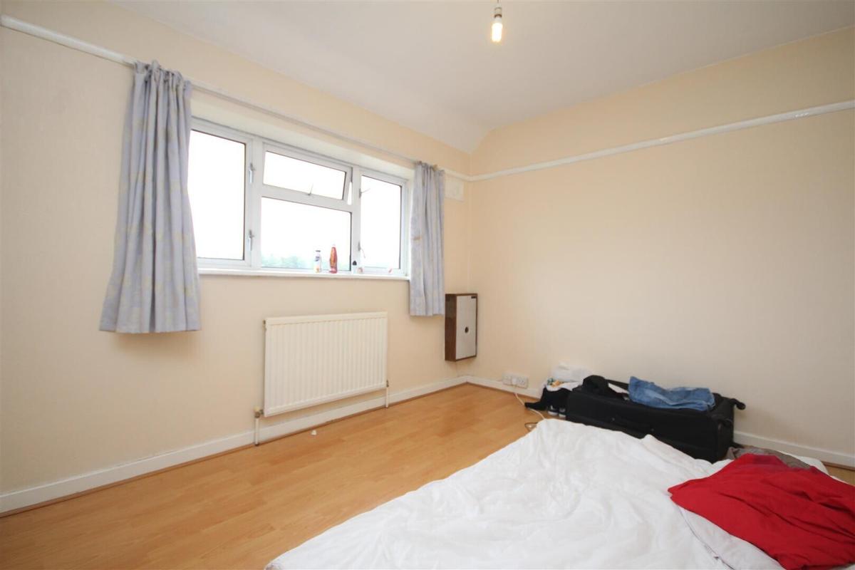 4 bedroom house for rent Maple Grove, Surrey, GU1 1LP | UniHomes