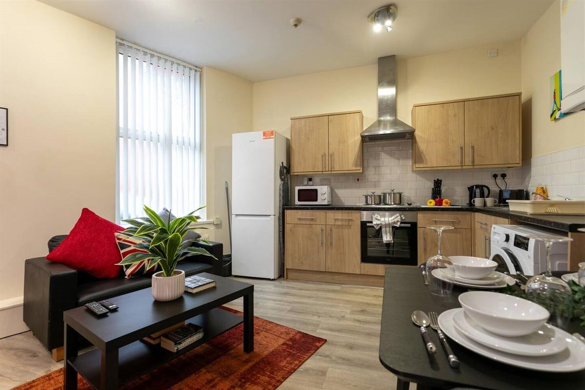 5 bedroom house for rent Peveril Street Nottingham, NG7 4AJ | UniHomes