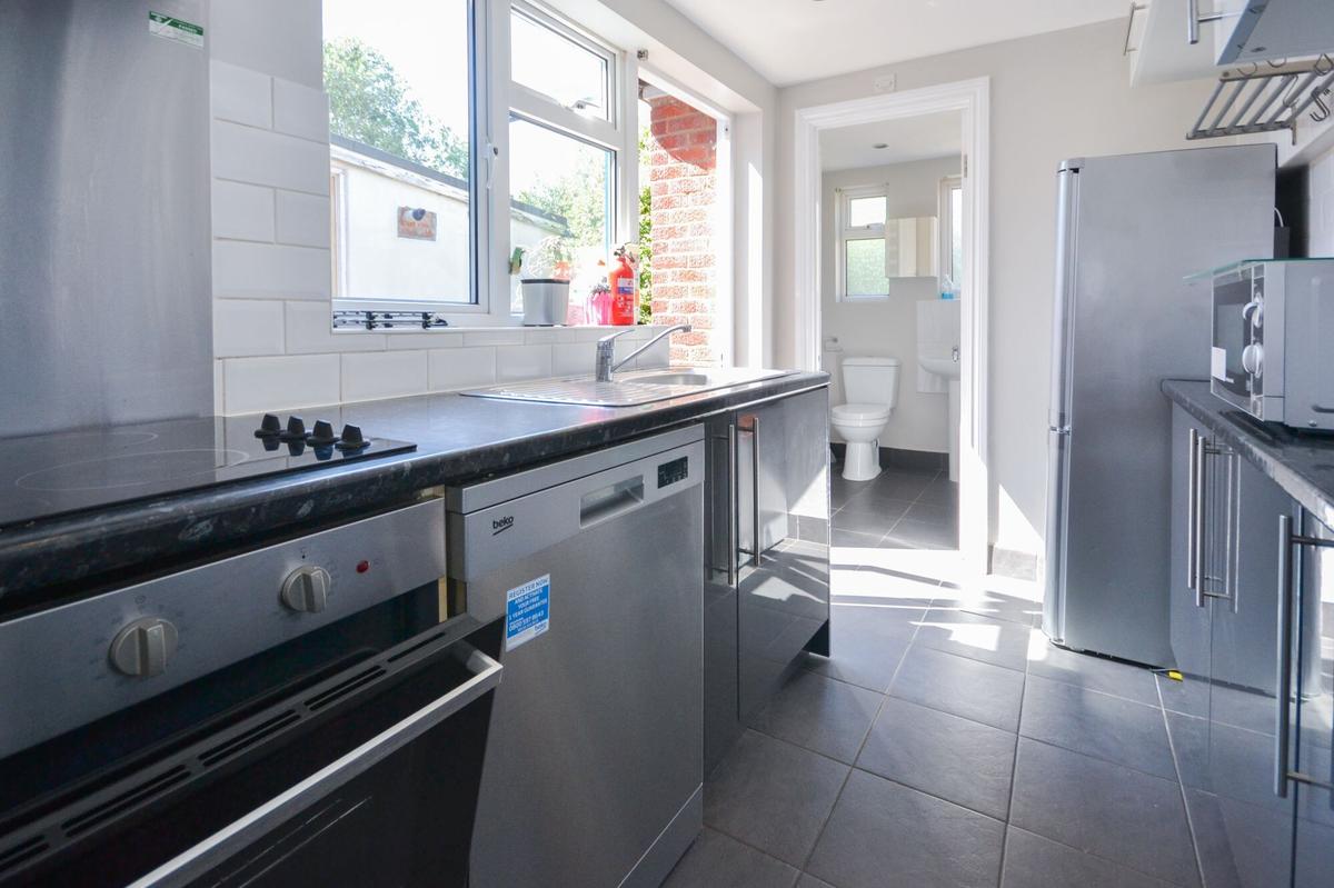 4 bedroom house for rent Foxhill Road Reading, RG1 5QS | UniHomes