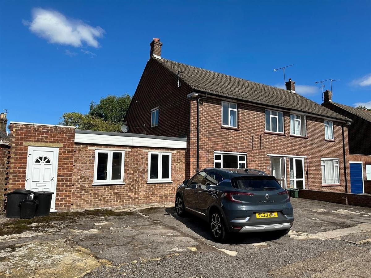 6 bedroom house for rent Lodge Close, London, UB8 2ES | UniHomes