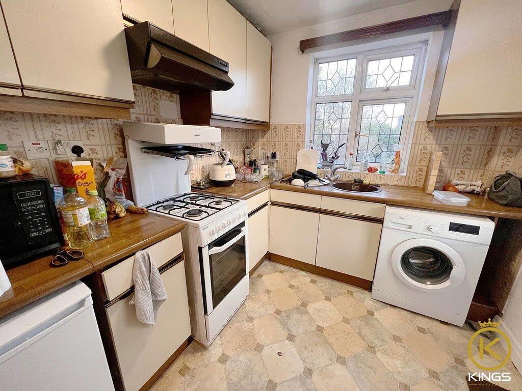 5 bedroom house for rent Ash Grove Surrey, GU2 8UT | UniHomes