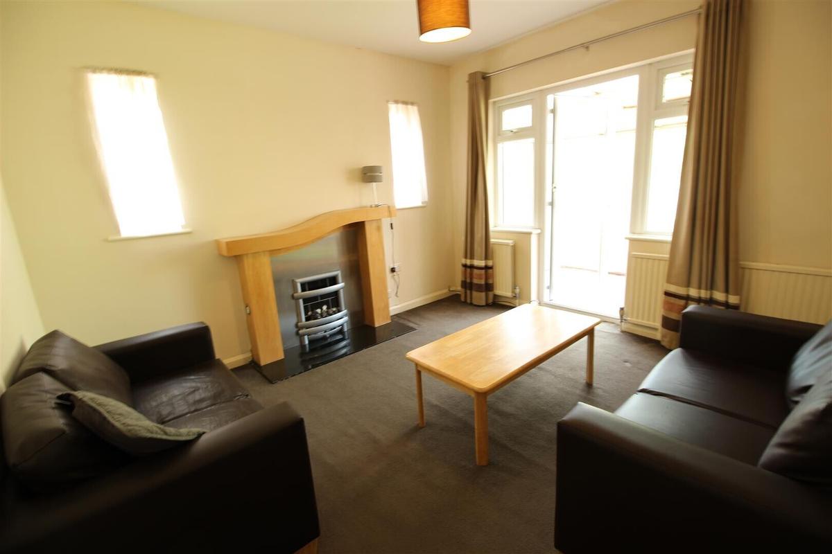 4 bedroom house for rent Montague Road, London, UB8 1QL | UniHomes