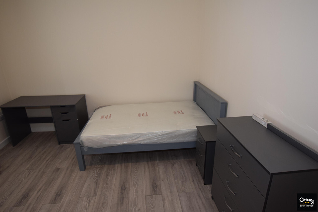 8 bedroom apartment for rent Lodge Road, Southampton, SO14 6RN | UniHomes