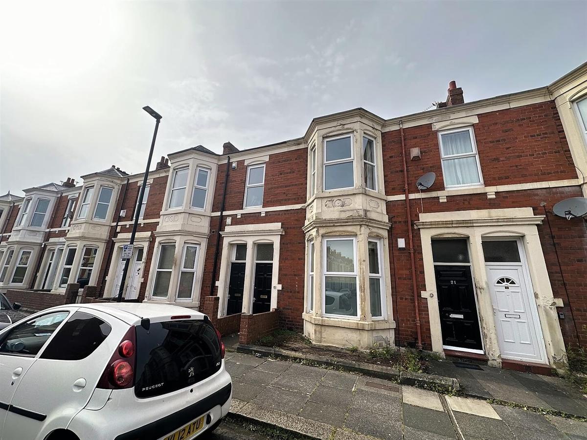 4 bedroom apartment for rent Lonsdale Terrace Newcastle, NE2 3HQ | UniHomes