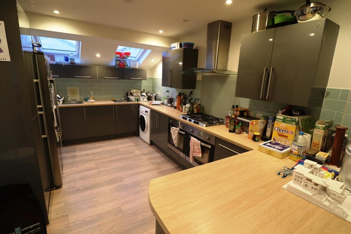 6 bedroom house for rent Malefant Street, Cardiff, CF24 4QD | UniHomes