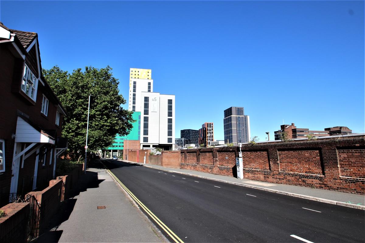 2 bedroom house for rent Greetham Street, Portsmouth, PO5 4LE | UniHomes