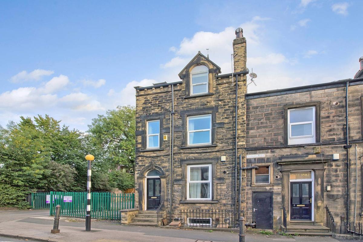4 bedroom apartment for rent Victoria Road Leeds, LS6 1AS | UniHomes