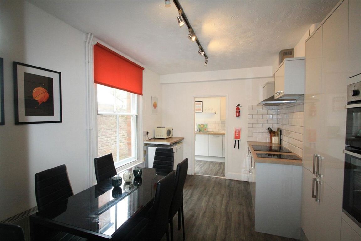 6 bedroom house for rent Magdalen Road Exeter, EX2 4TF | UniHomes
