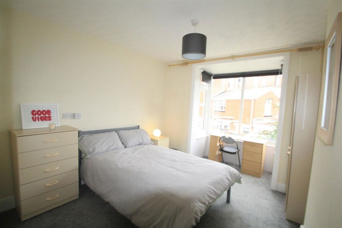 6 bedroom house for rent Magdalen Road Exeter, EX2 4TF | UniHomes
