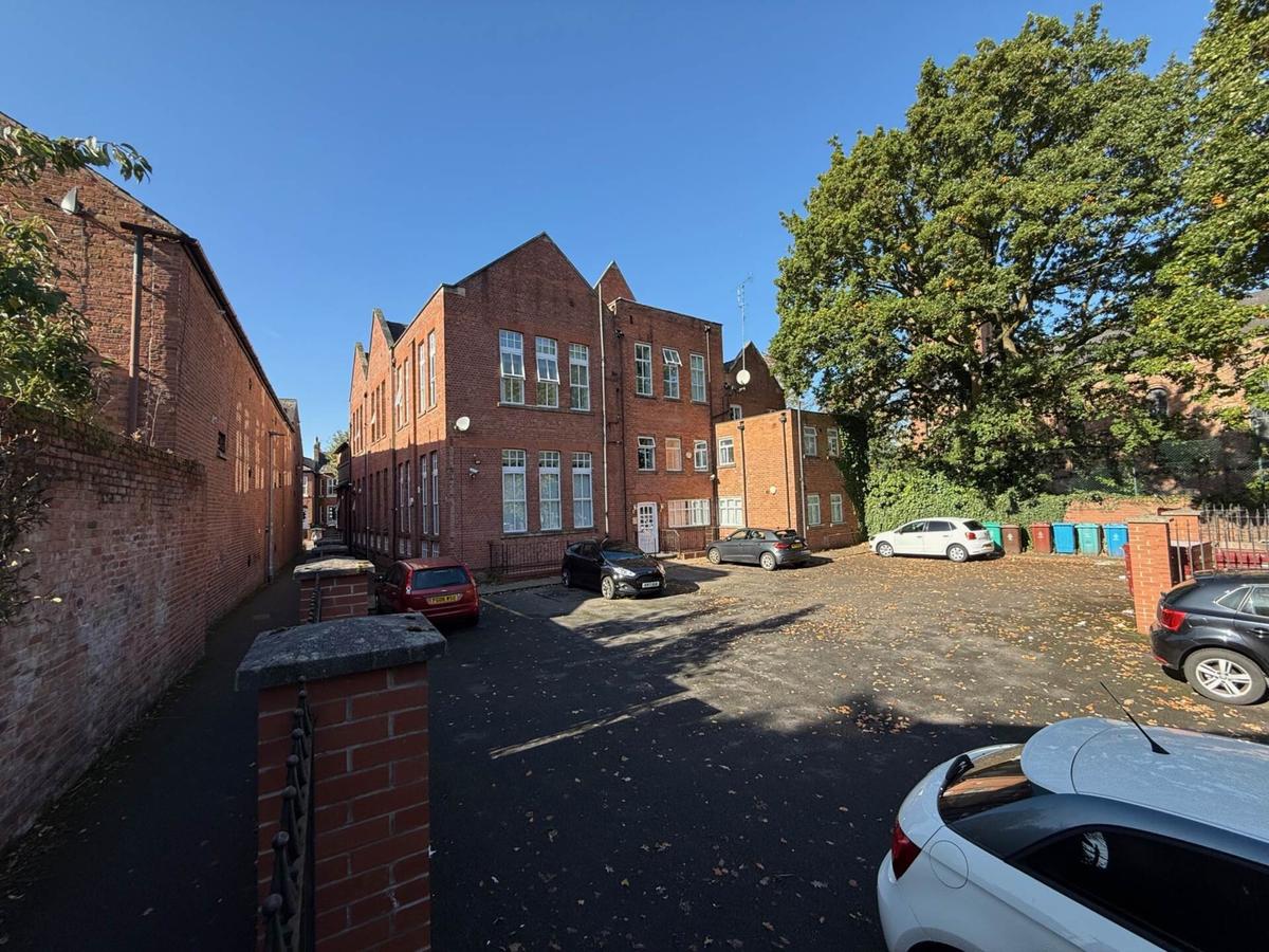 5 bedroom apartment for rent Wilmslow Road, Manchester, M20 4AW | UniHomes