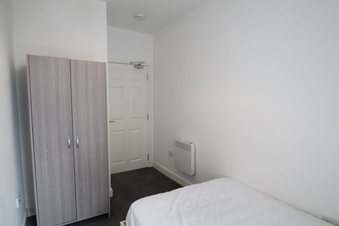 2 bedroom house for rent Flat Garland Place Dundee, DD3 6HE | UniHomes