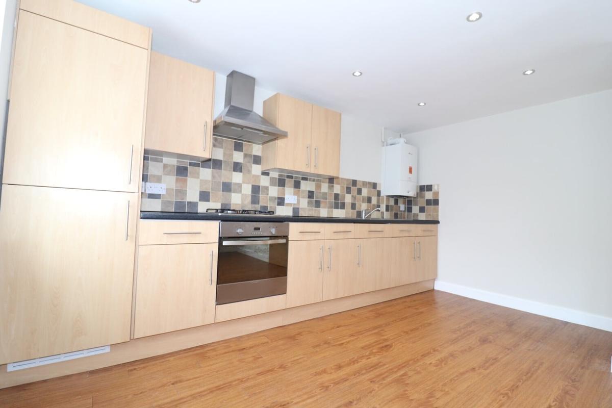 1 bedroom apartment for rent Cadogan Court, Cathays Cardiff, CF24 4EN ...