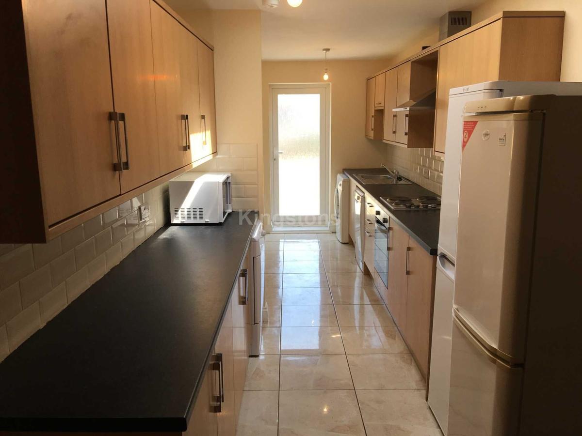 6 bedroom house for rent Maindy Road Cathays Cardiff, CF24 4HQ | UniHomes