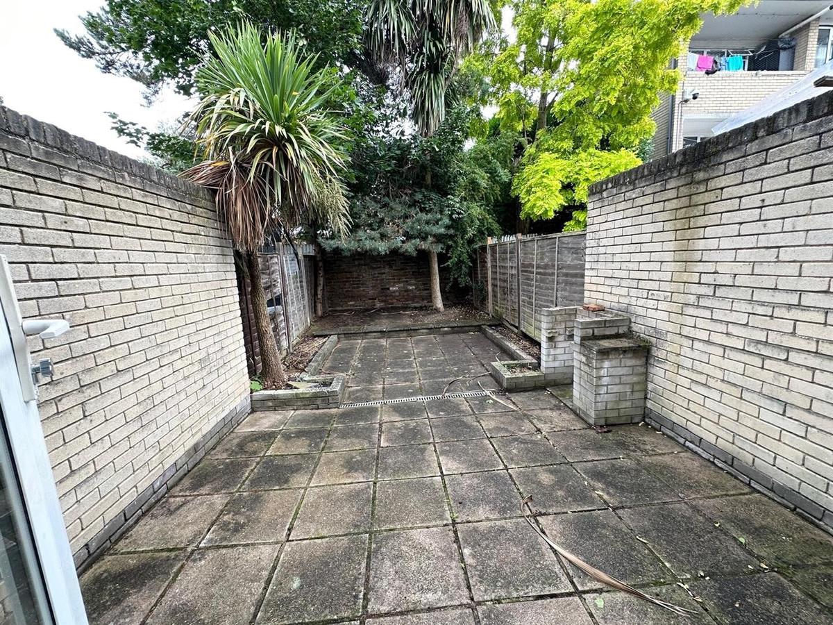 3 bedroom house for rent Heritage Close, London, UB8 2LA | UniHomes