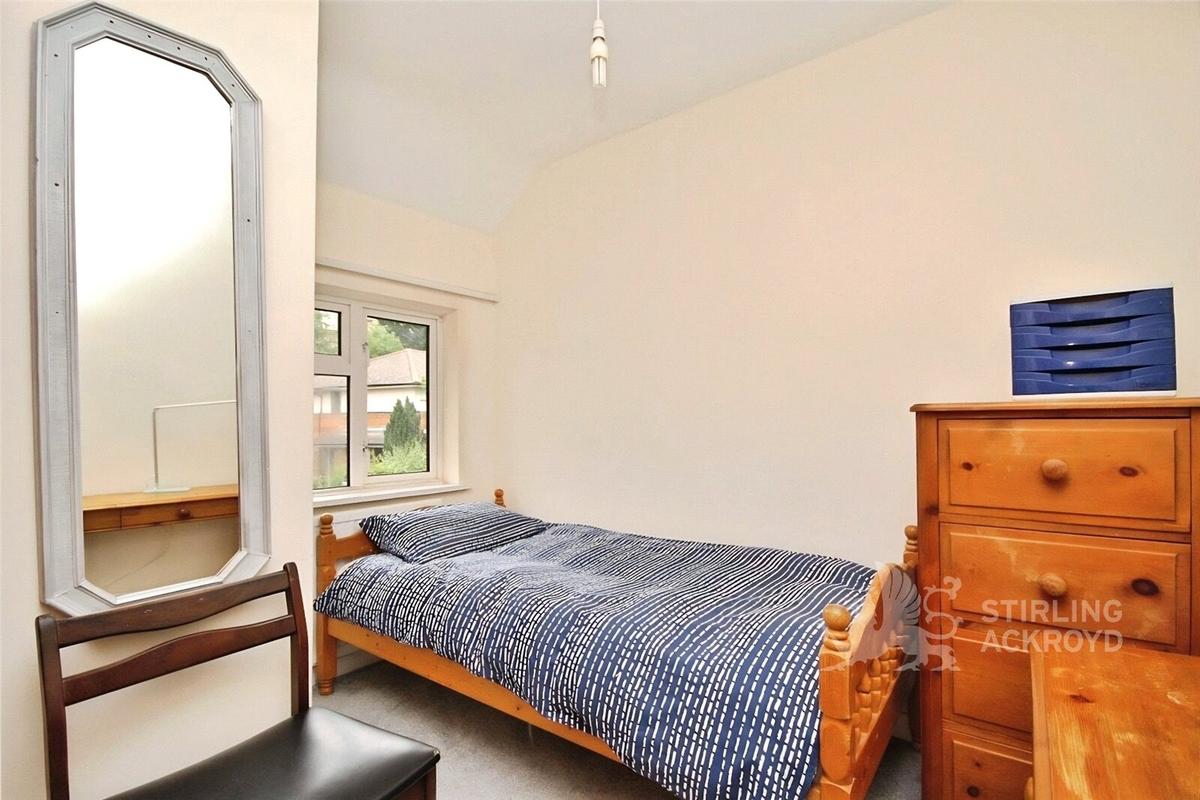 4 bedroom house for rent The Oval Surrey, GU2 7TZ | UniHomes