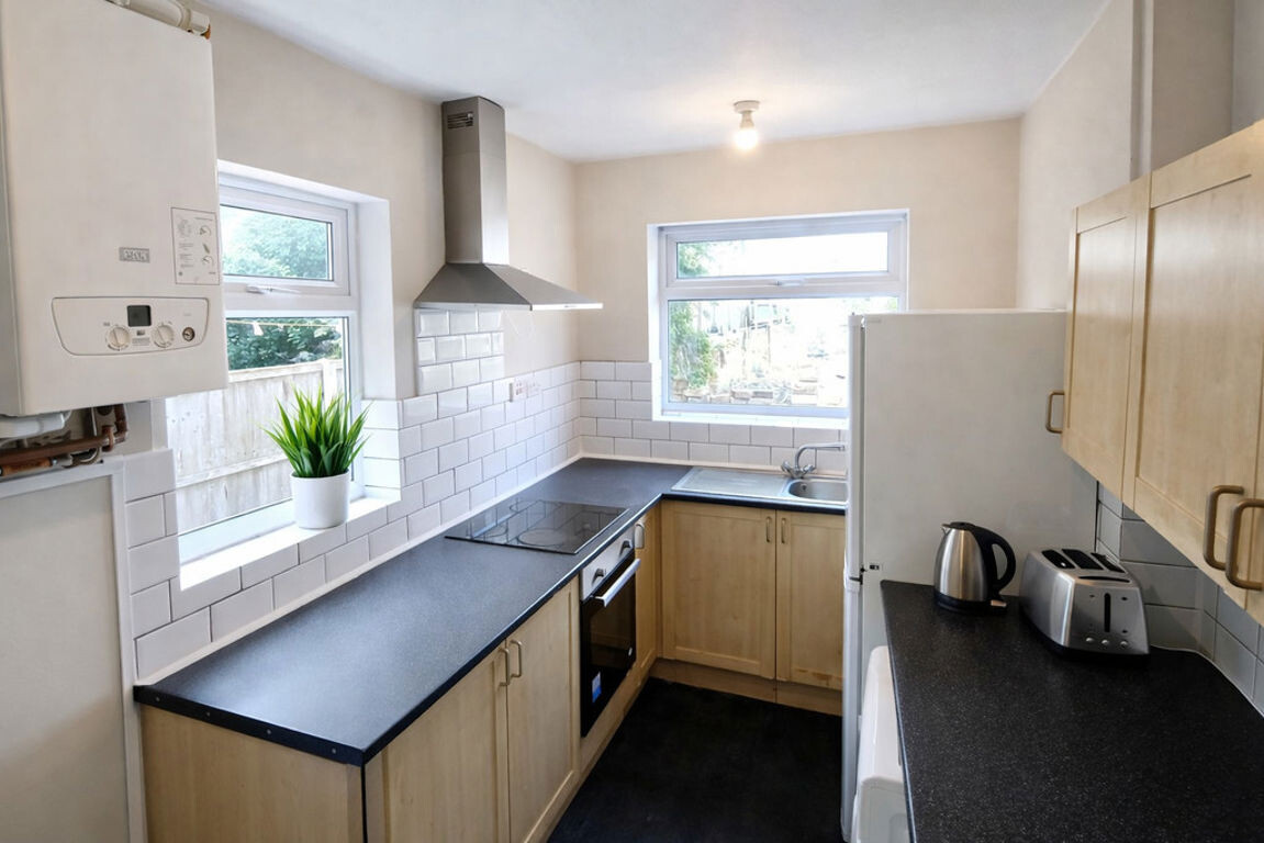 5 bedroom house for rent Lois Avenue Nottingham, NG7 2EY | UniHomes