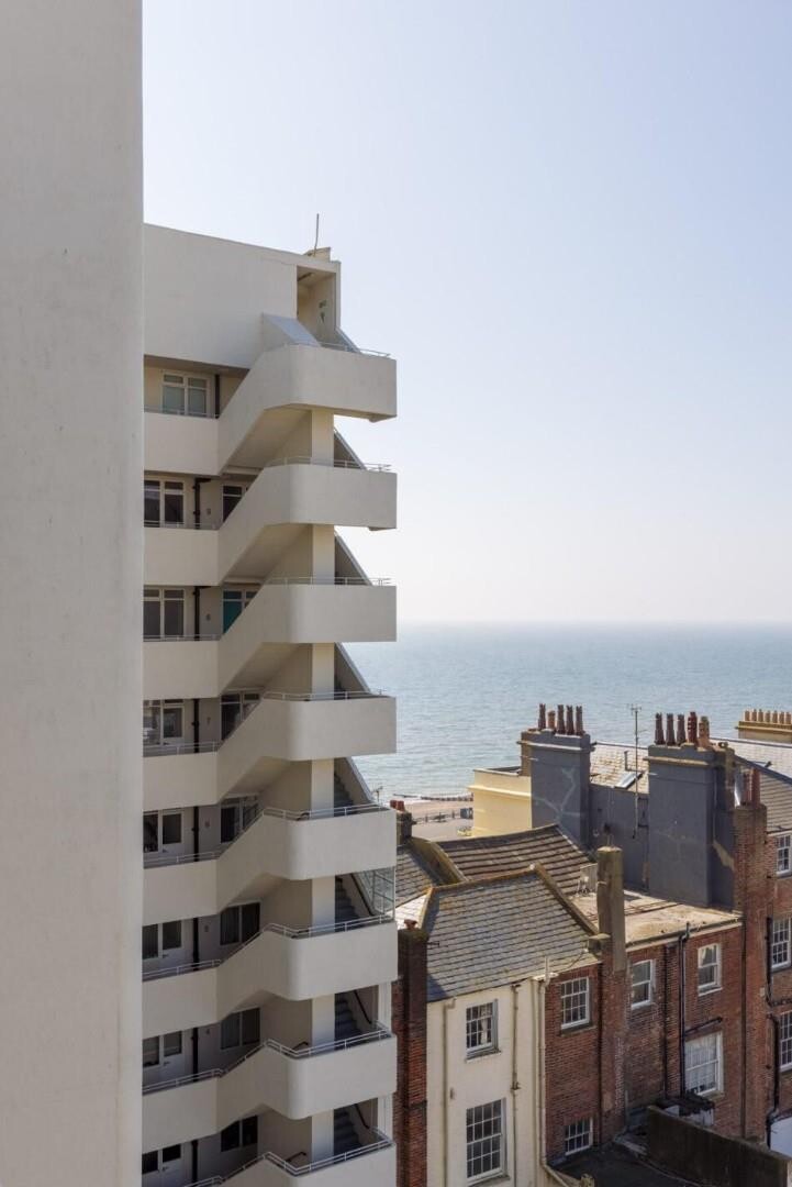 2 bedroom apartment for rent Embassy Court Brighton, BN1 2PX | UniHomes