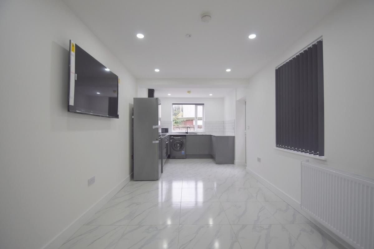 2 bedroom house for rent Harriet Street, Cardiff, CF24 4BY | UniHomes