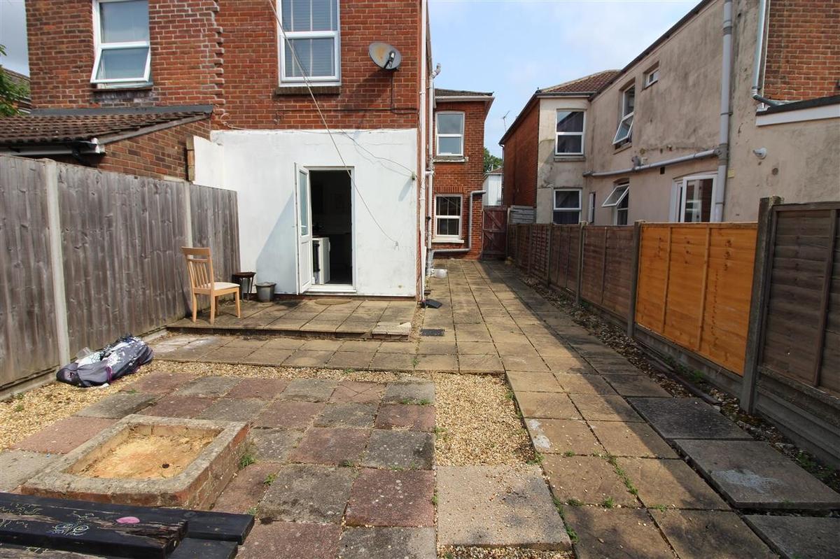 5 bedroom house for rent Cromwell Road, Southampton, SO15 2JF | UniHomes