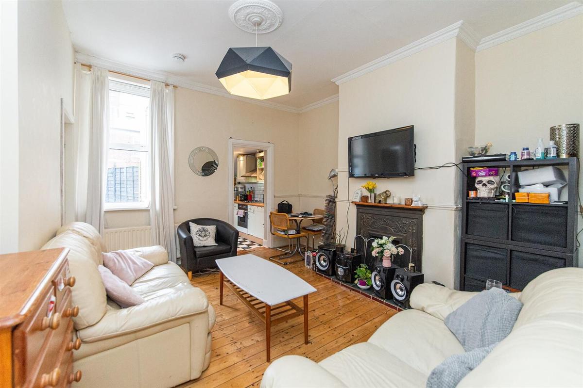 3 bedroom apartment for rent Third Avenue, Newcastle, NE6 5YJ | UniHomes