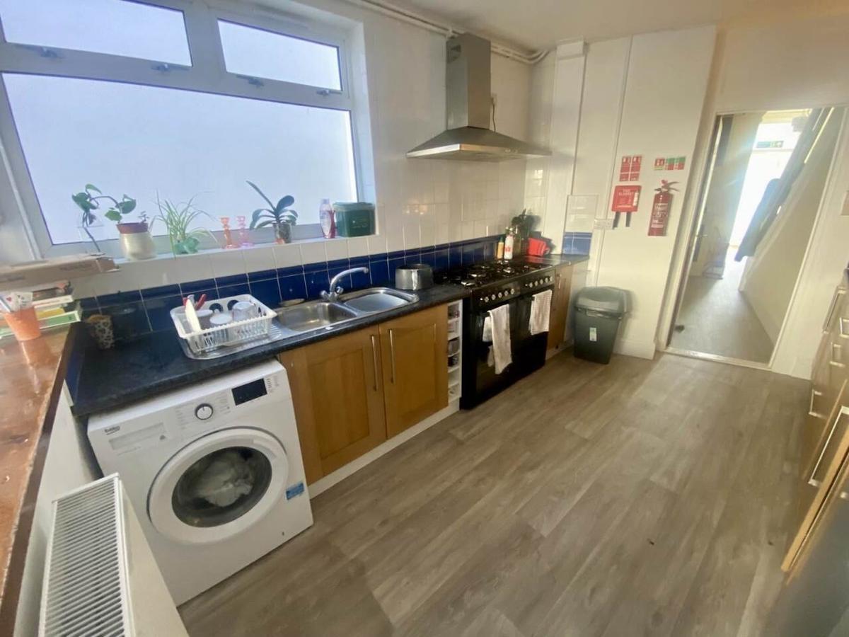 6 bedroom house for rent Brynmill, Swansea, SA2 0BP | UniHomes