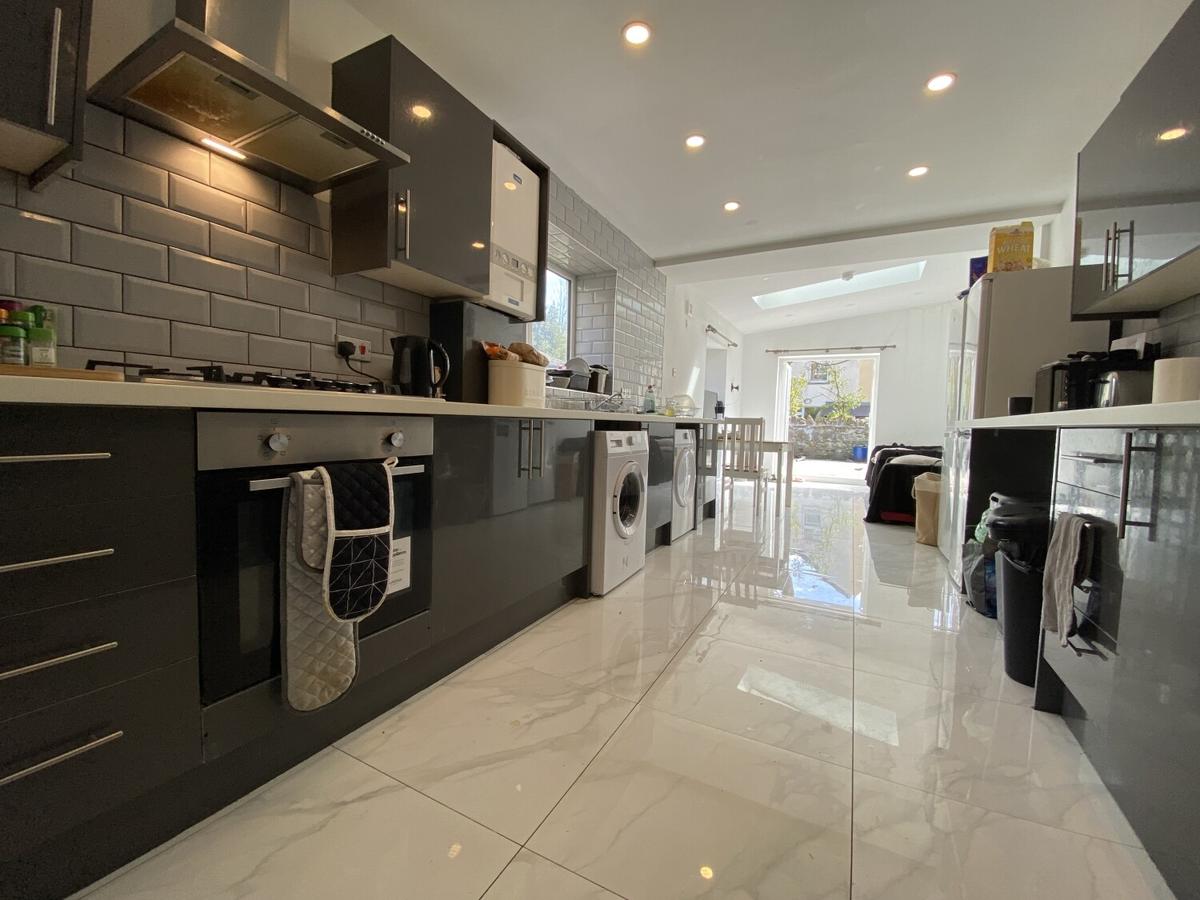 6 bedroom house for rent Cogan Terrace Cardiff, CF24 4AX | UniHomes
