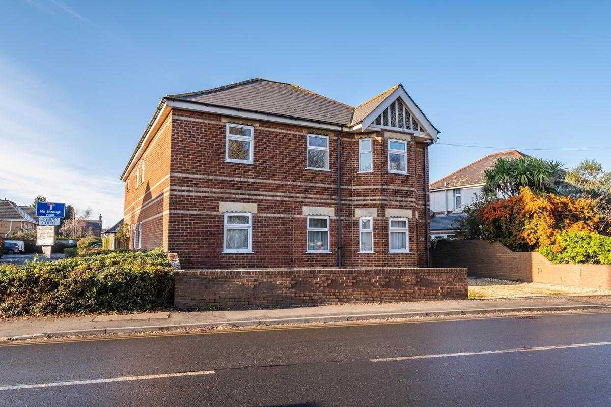 5 bedroom house for rent Redhill Drive Redhill Bournemouth, BH10 6AJ ...