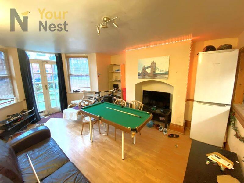 3 bedroom apartment for rent Regent Park Terrace Leeds, LS6 2AX | UniHomes