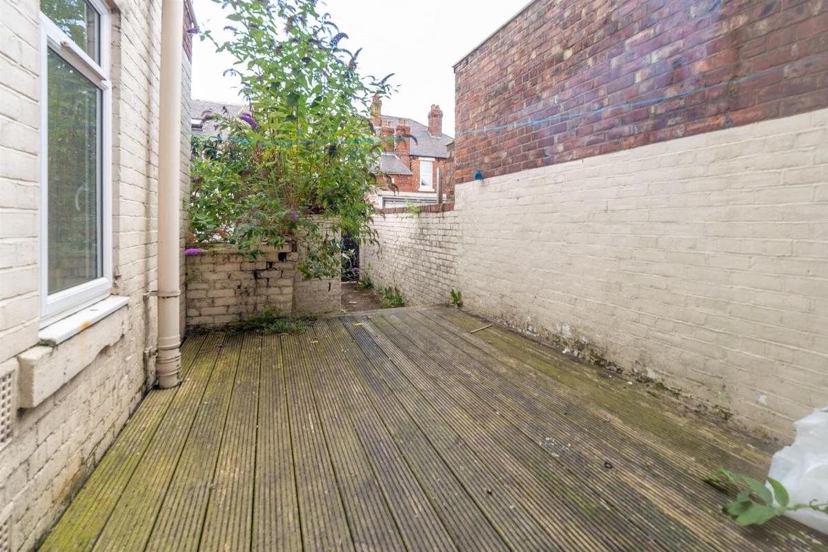 3 bedroom apartment for rent Rothbury Terrace Newcastle, NE6 5DB | UniHomes