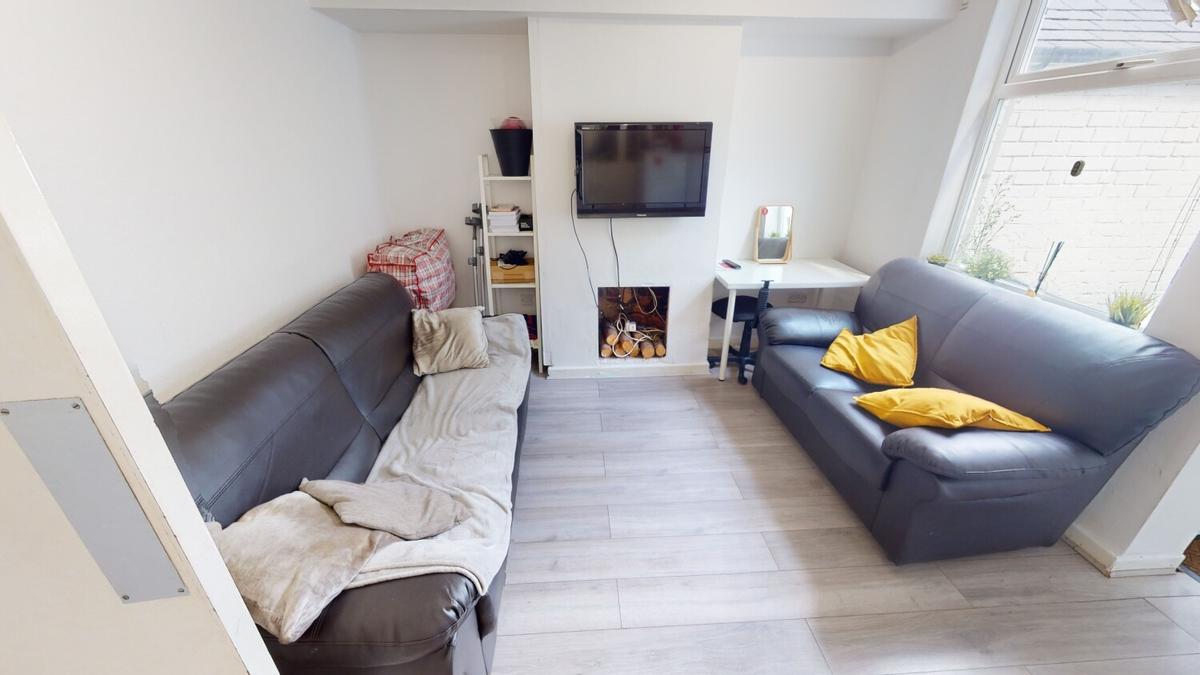 5 bedroom house for rent Portland Road Nottingham, NG7 4GN | UniHomes