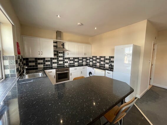 3 bedroom apartment for rent Edric House, The Rushes, Loughborough ...