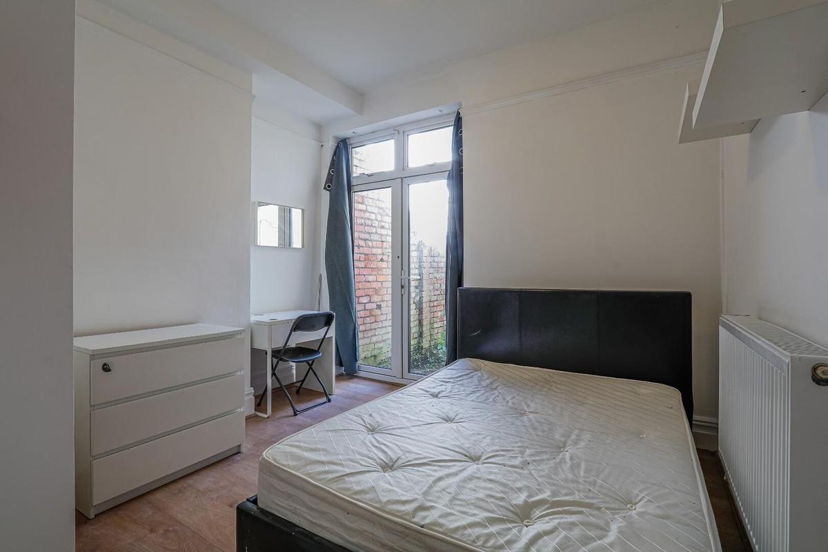 8 bedroom house for rent Colum Road, Cardiff, CF10 3EH | UniHomes