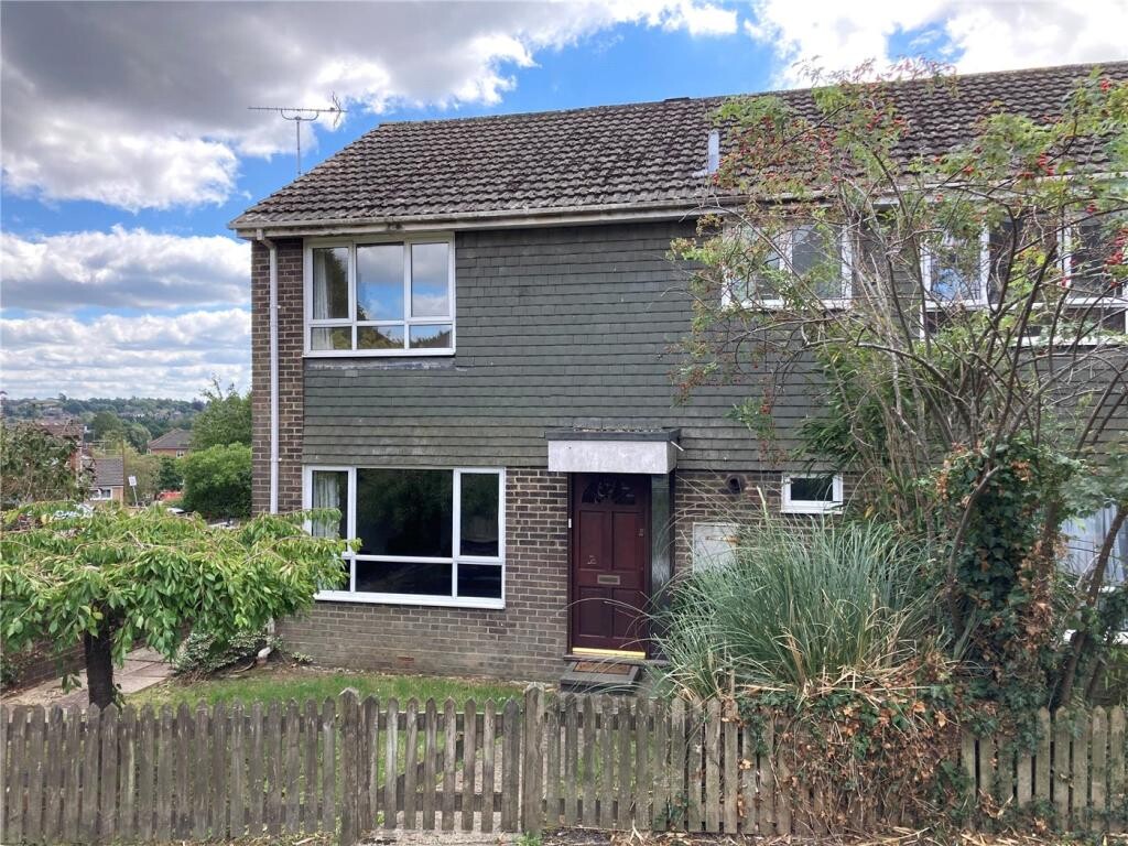 4 bedroom house for rent Waynflete Lane Surrey, GU9 7BH | UniHomes
