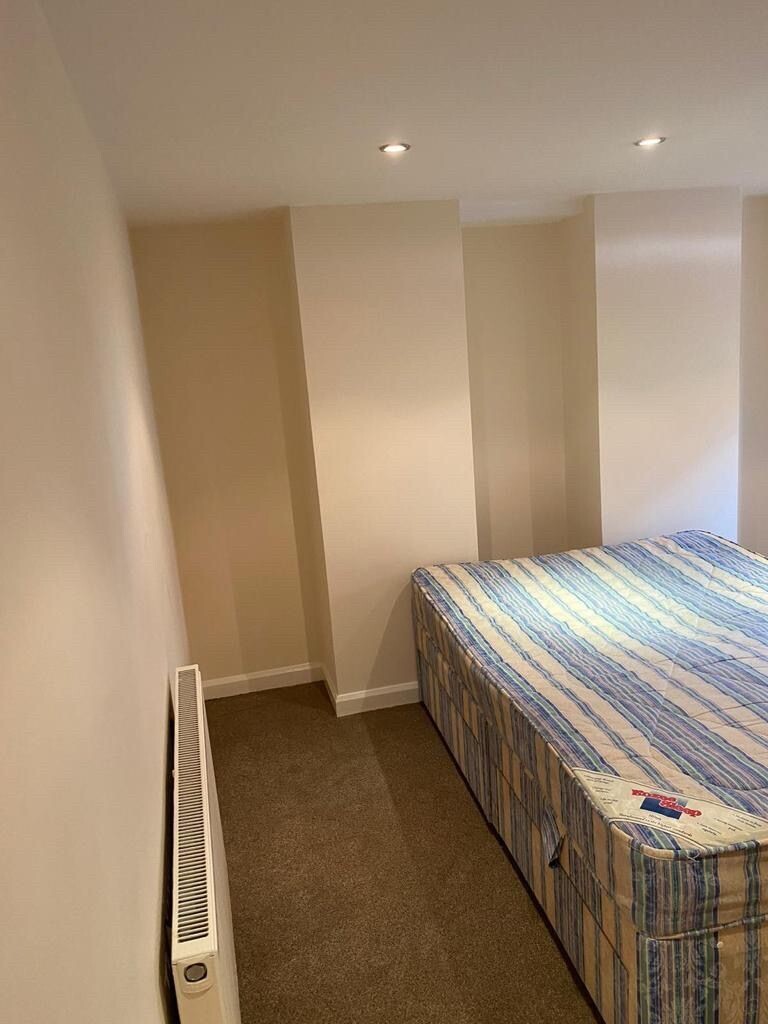 6 bedroom house for rent Graham Grove Leeds, LS4 2NF | UniHomes
