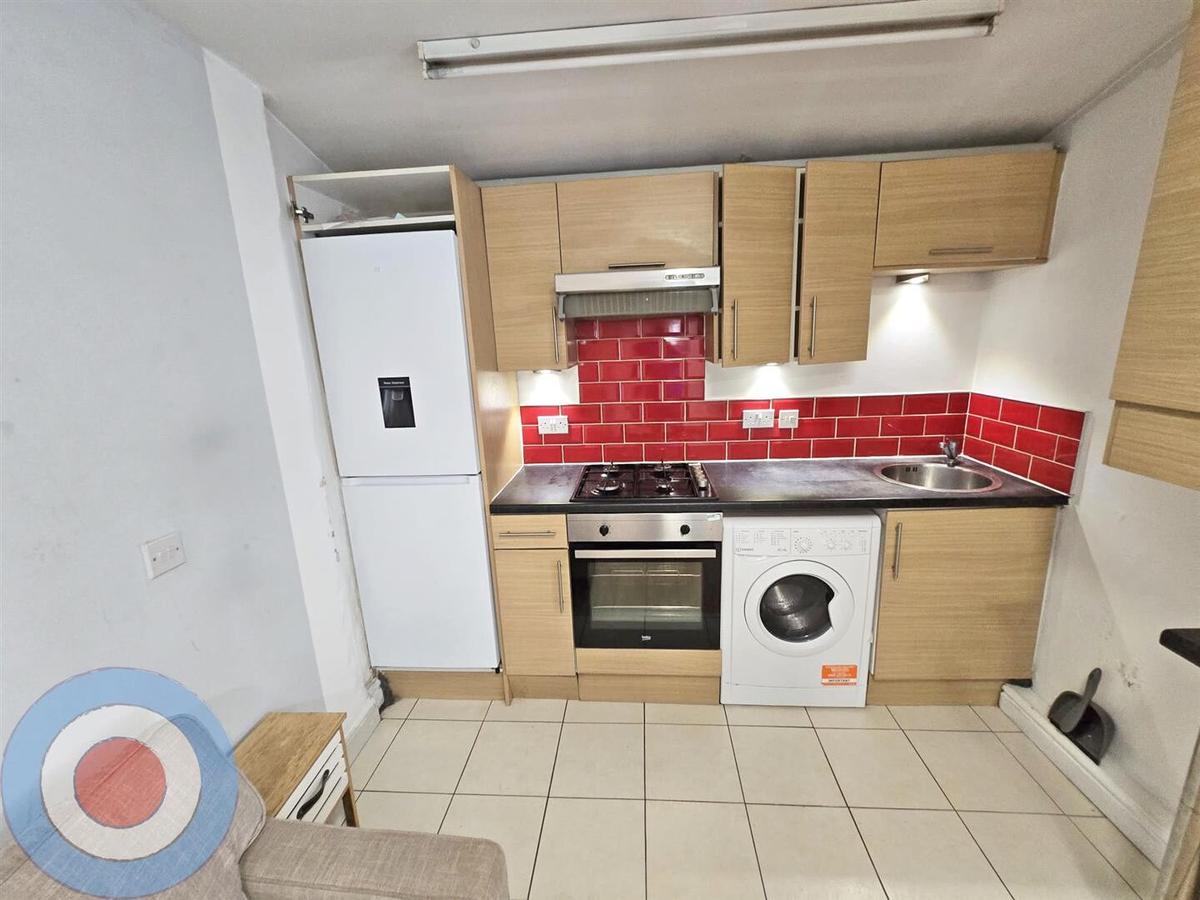 2 bedroom apartment for rent 140 Platt Lane Manchester, M14 5WH | UniHomes