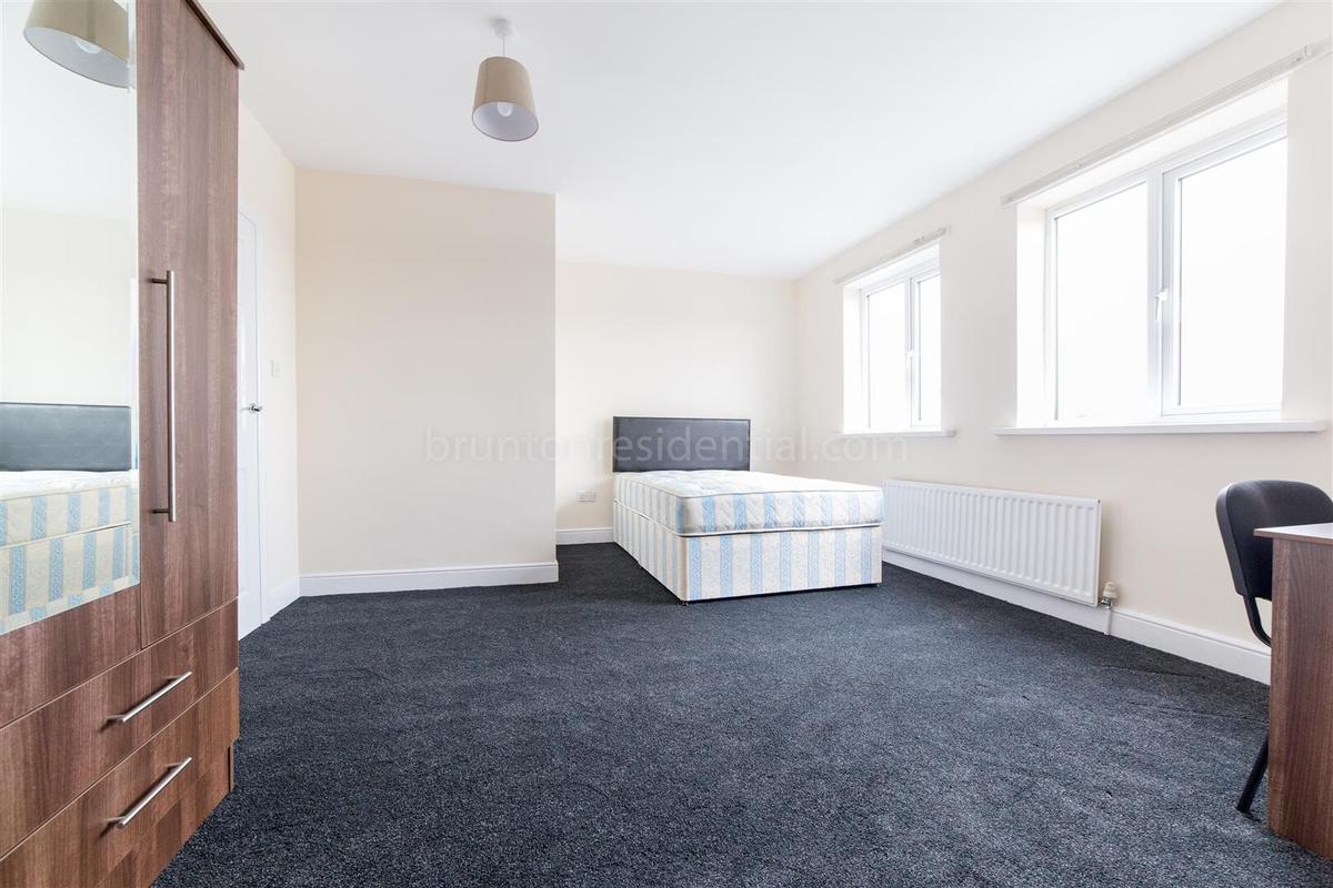 4 bedroom apartment for rent Coast Road Newcastle, NE7 7RN | UniHomes