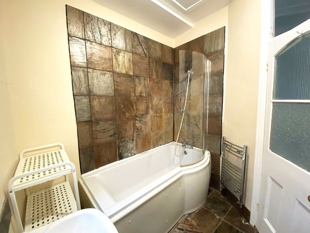 3 bedroom house for rent Frensham Road, Portsmouth, PO4 8AE | UniHomes