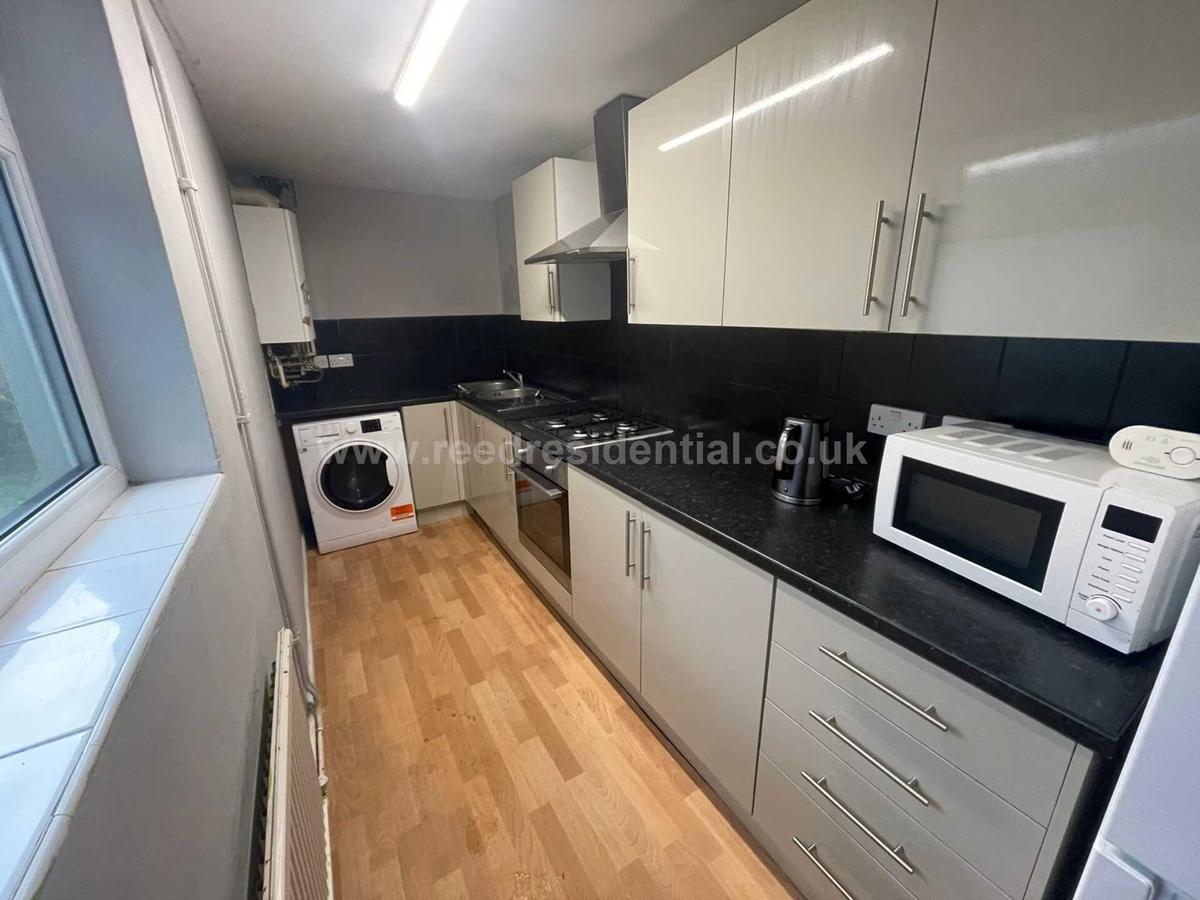 6 bedroom house for rent Frederick Grove Lenton, Nottingham, NG7 1SG ...