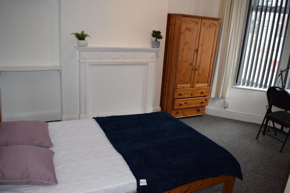 6 bedroom house for rent Cathays Terrace Cardiff, CF24 4HU | UniHomes