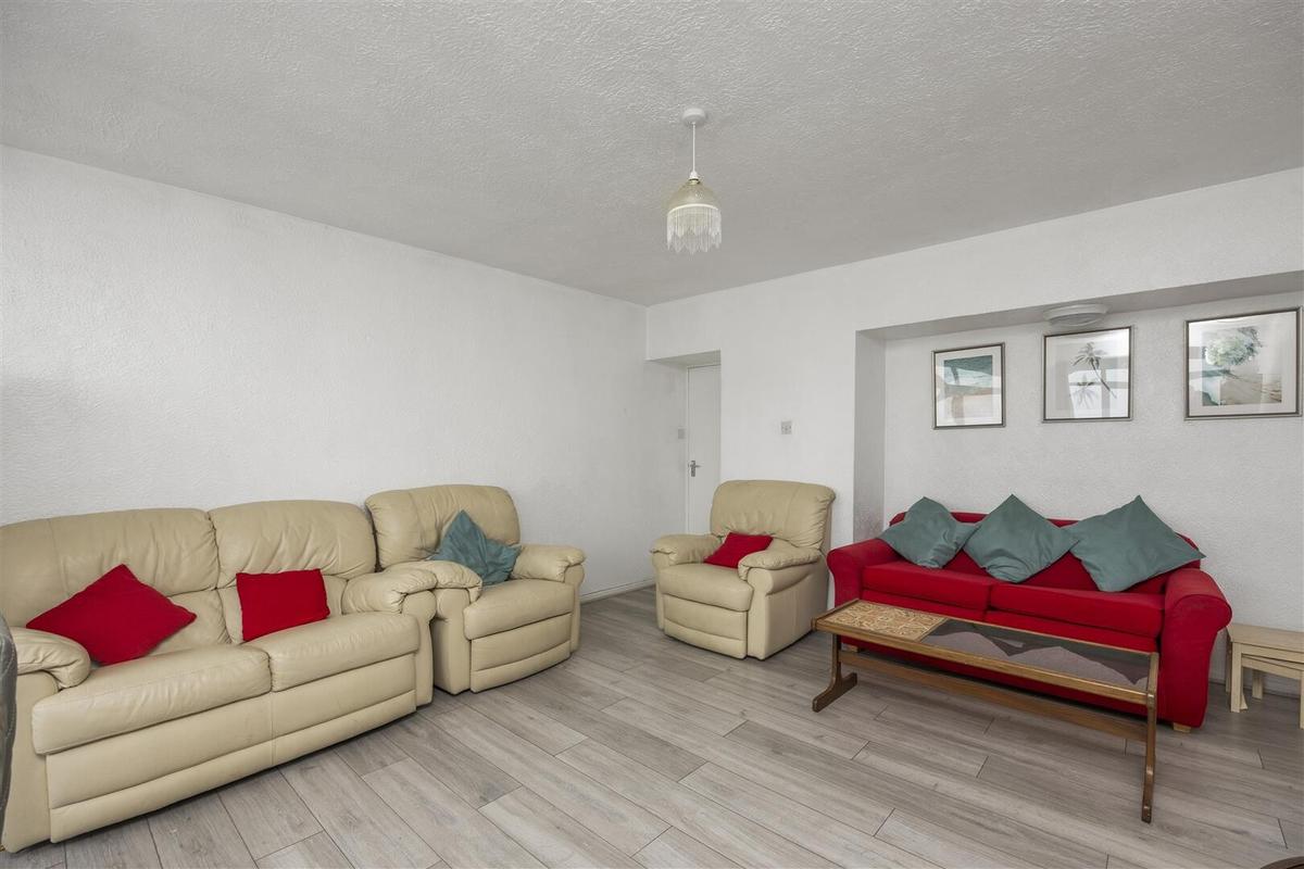 2 bedroom apartment for rent Kings Road Brighton, BN1 2PX | UniHomes