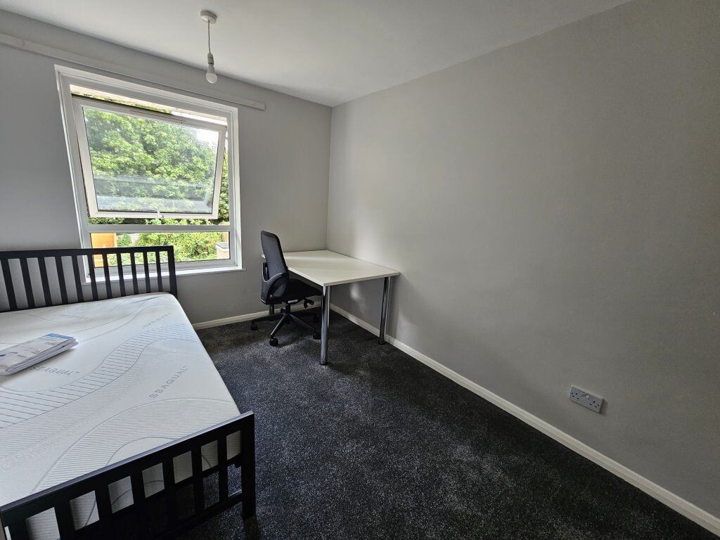 5 bedroom house for rent Stockbreach Close, Hertfordshire, AL10 0BA ...