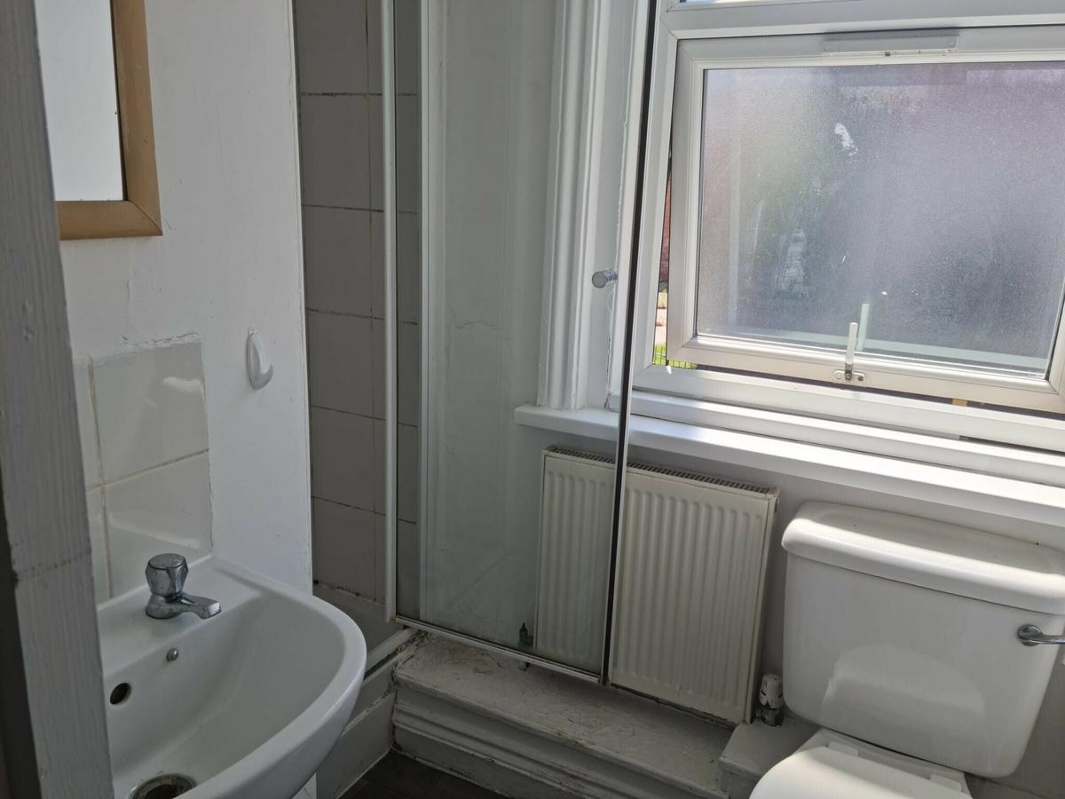 6 bedroom apartment for rent Holdenhurst Road Lansdowne Bournemouth ...
