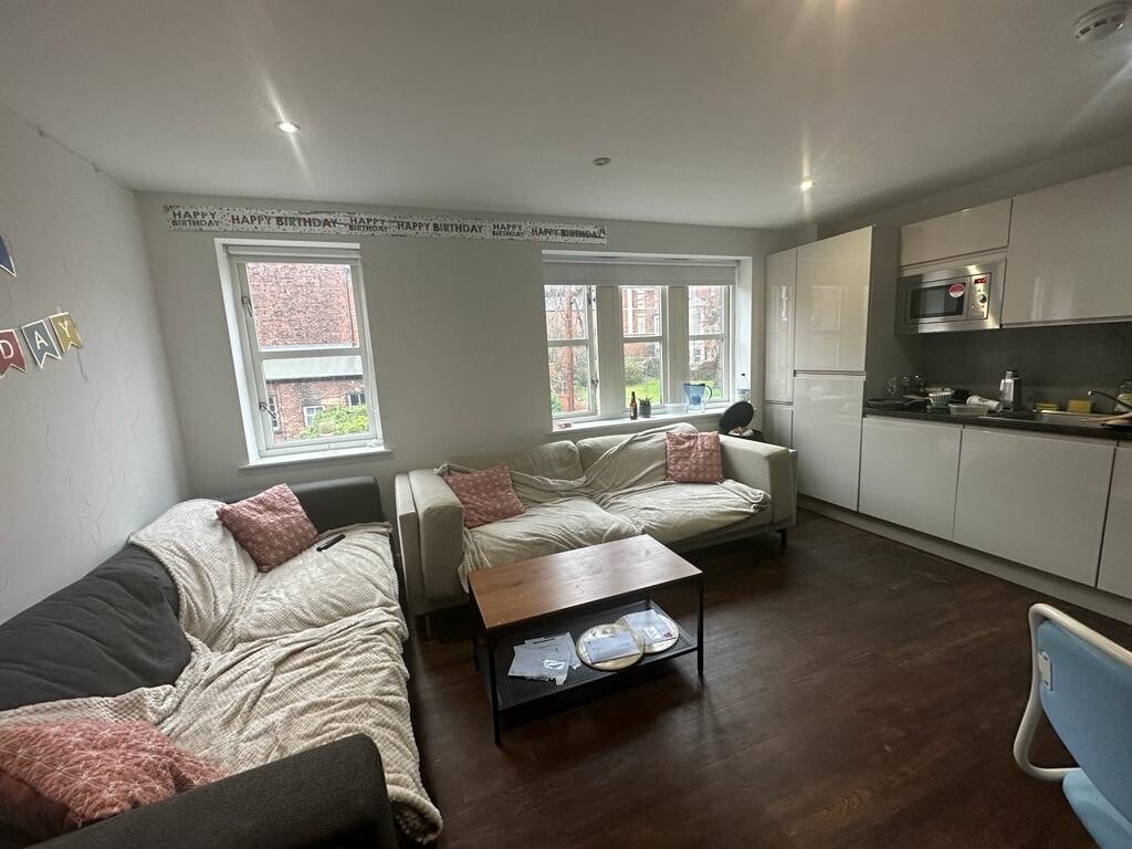 4 bedroom apartment for rent Hyde Terrace Leeds, LS2 9LN | UniHomes