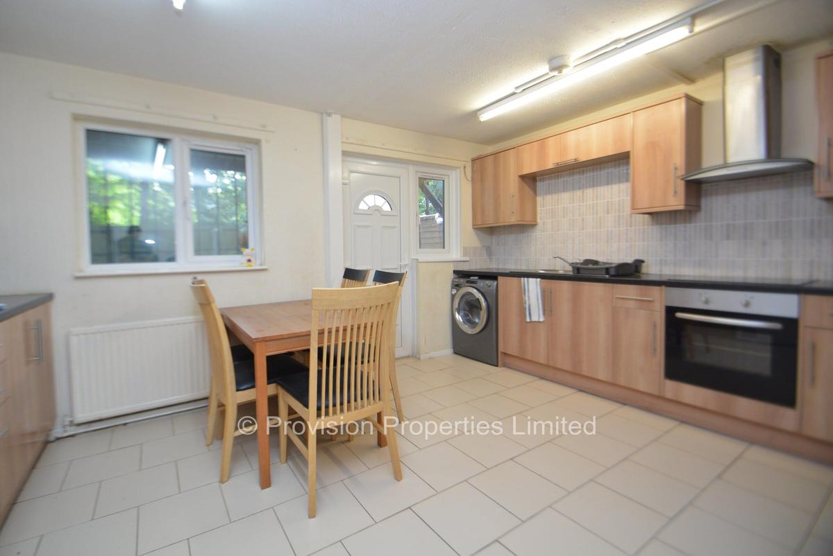 4 bedroom house for rent Well Close Rise Leeds Leeds, LS2 9ET | UniHomes