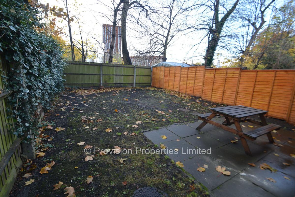 4 bedroom house for rent Well Close Rise Leeds Leeds, LS2 9ET | UniHomes