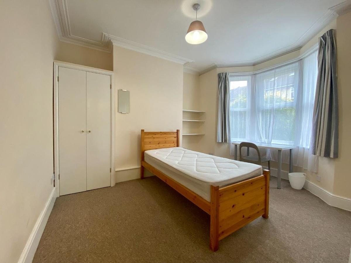 6 bedroom house for rent Victoria Terrace Bath, BA2 3QZ | UniHomes