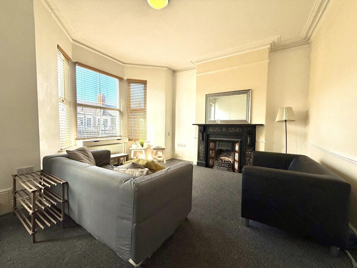 2 bedroom apartment for rent Wellfield Road Cardiff, CF24 3PB | UniHomes