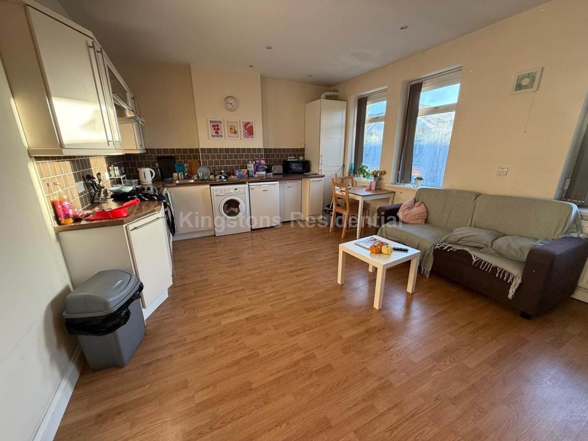 2 bedroom apartment for rent City Road Roath Cardiff, CF24 3JE | UniHomes