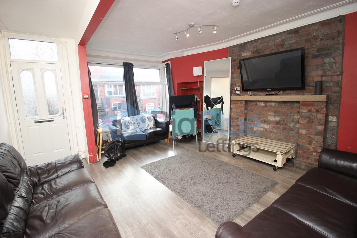 8 bedroom house for rent Manor Drive, Leeds, LS6 1DD | UniHomes