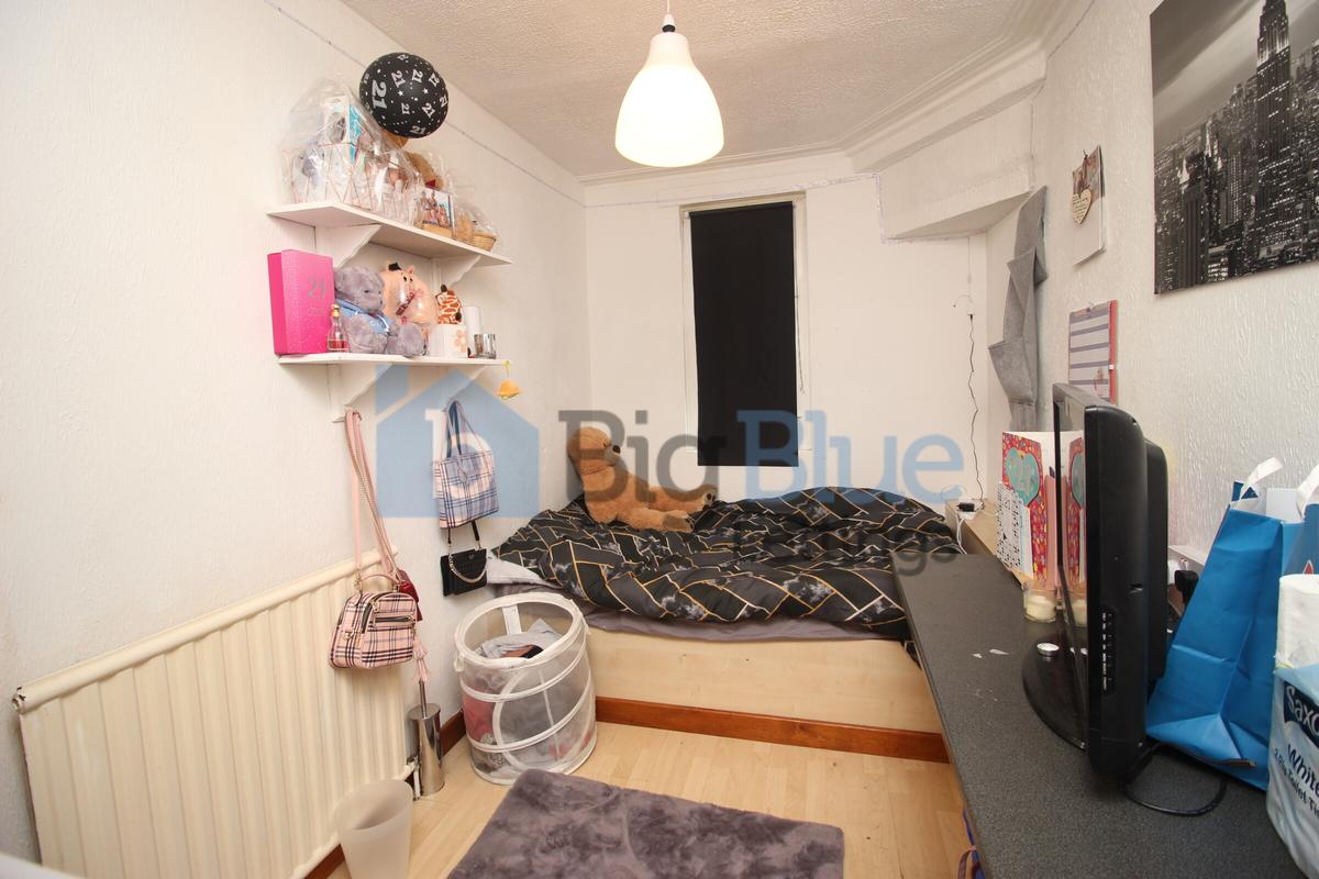 8 bedroom house for rent Manor Drive, Leeds, LS6 1DD | UniHomes